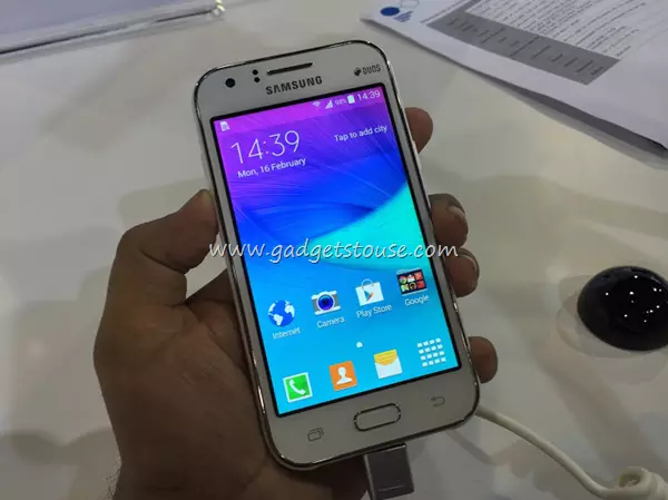 Samsung Galaxy J1 4G zum Anfassen, Fotogalerie und Video