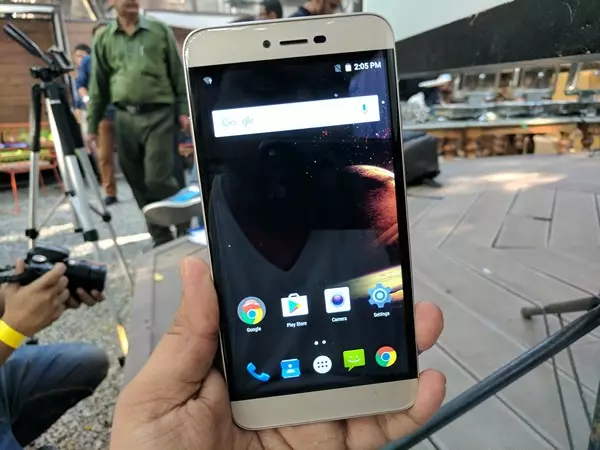 Coolpad Nco ntsoov 3S