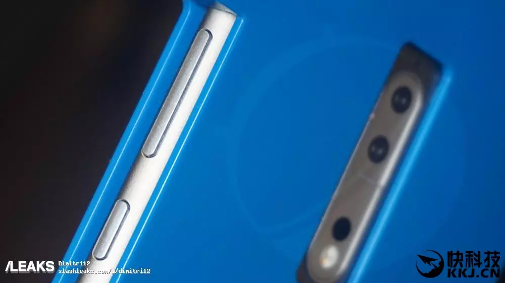 Tlačítka napájení a hlasitosti Nokia 9