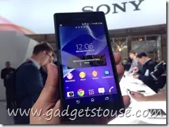 Sony Xperia Z2 ayaa gacanta ku haya, dib u eegis degdeg ah, sawiro iyo muuqaal ah 8082_7