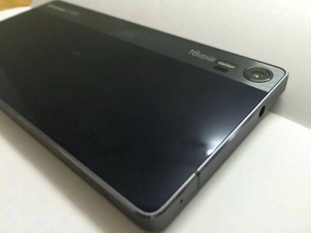 Adolygiad Camera Lenovo Vibe Shot 16MP 8432_1