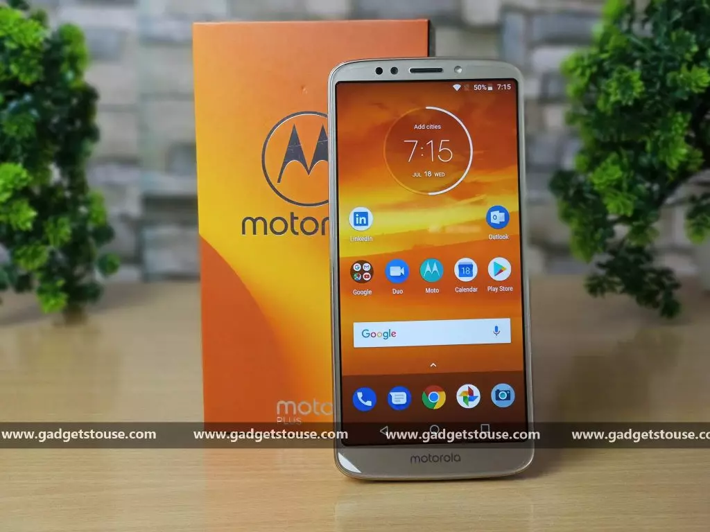 Moto E5 Plus apskats: viedtālrunis gados vecākiem cilvēkiem 9914_1